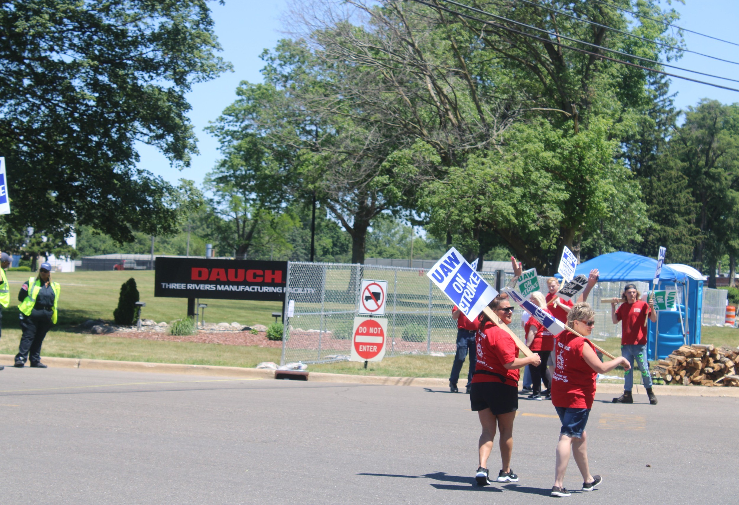 Three Rivers auto workers begin strike, demand fair compensation for ...